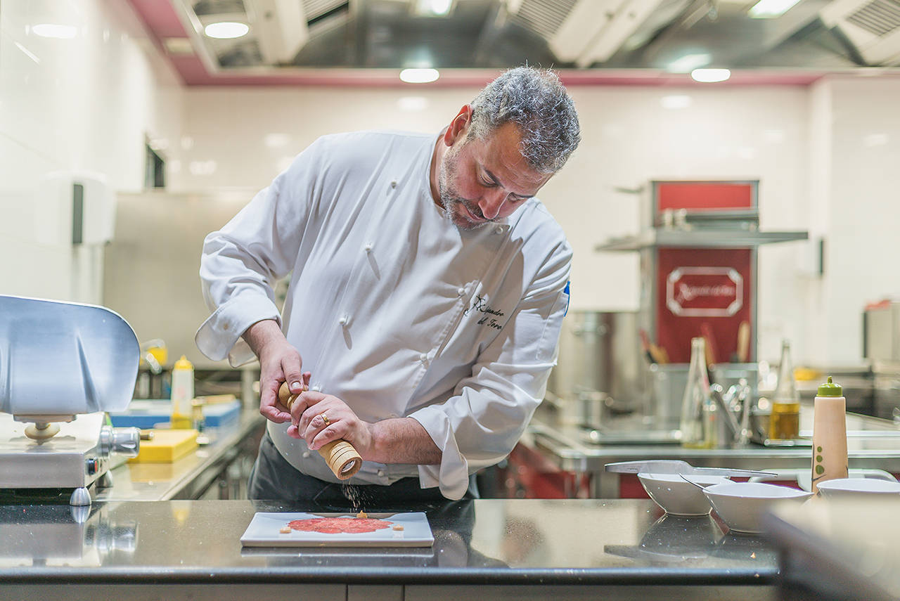 Alejandro del Toro nos enseña su sabrosa receta creativa con embutido ...